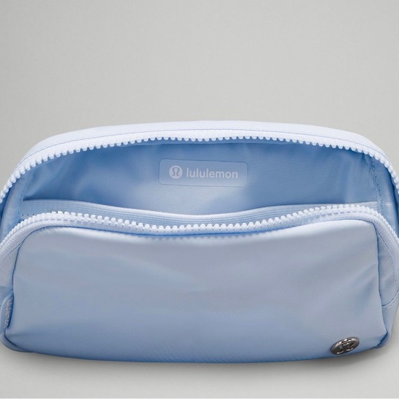 lululemon athletica | Bags | New Lululemon Everywhere Belt Bag Color ...